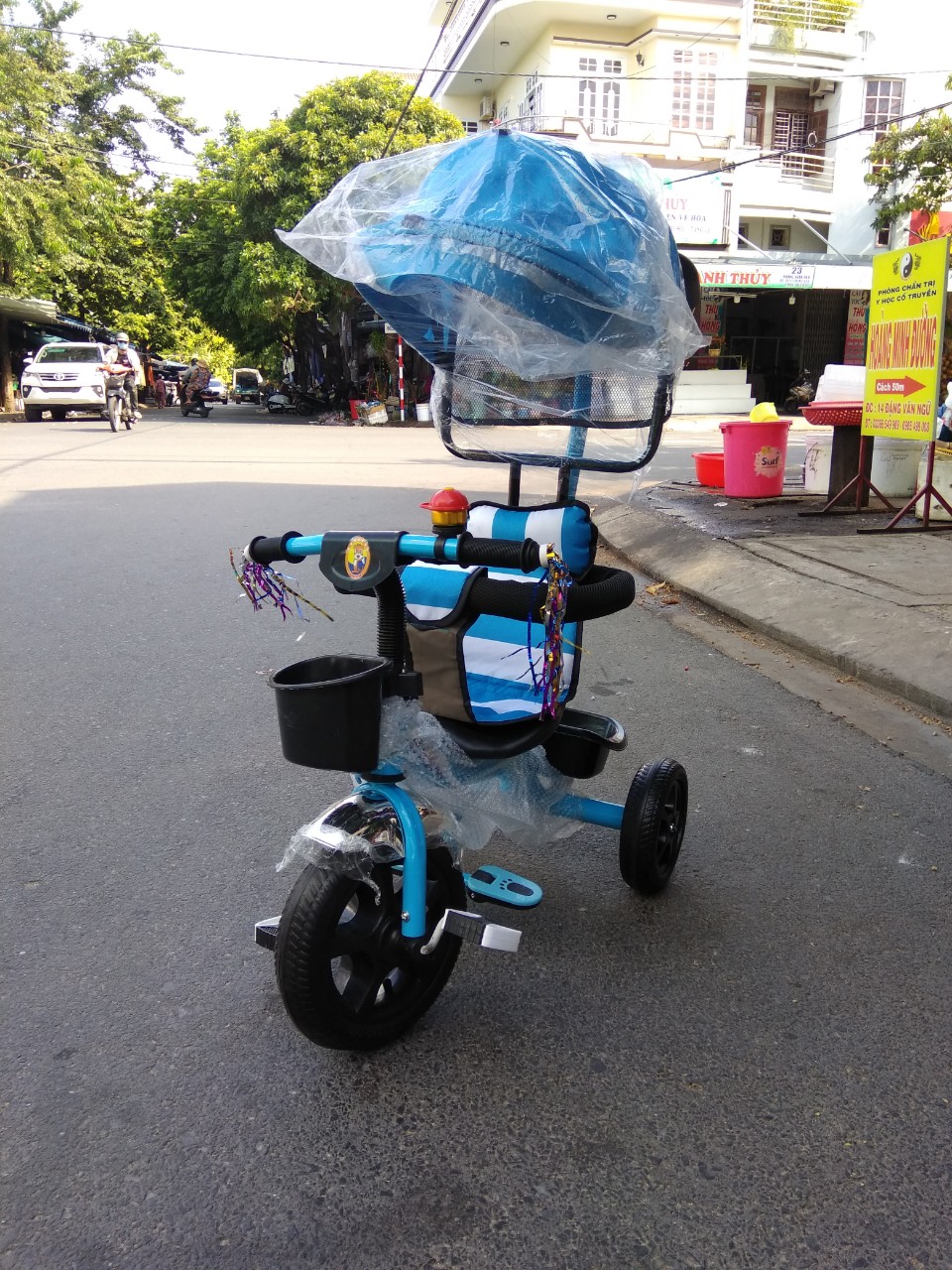 Xe đạp 3 bánh có mái che và cây đẩy – Xe đạp trẻ em đà nẵng